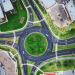 Rijden over een rotonde: hoe werkt dat? - Rijlesdenhaag.nl